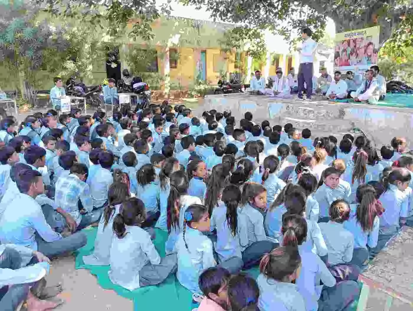 विद्यार्थियों ने लसाड़िया में लगाया गाणित मेला, 10 से अधिक गतिविधियों ...