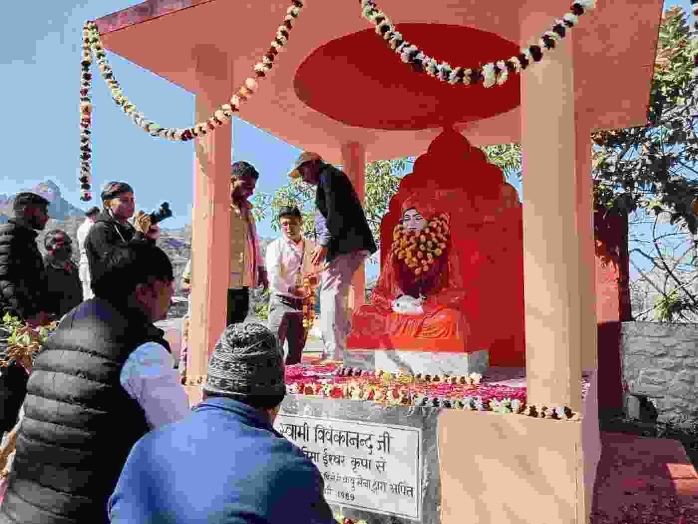 माउंट आबू में स्वामी विवेकानंद की 163वीं जयंती पर भक्ति और राष्ट्रवाद ...