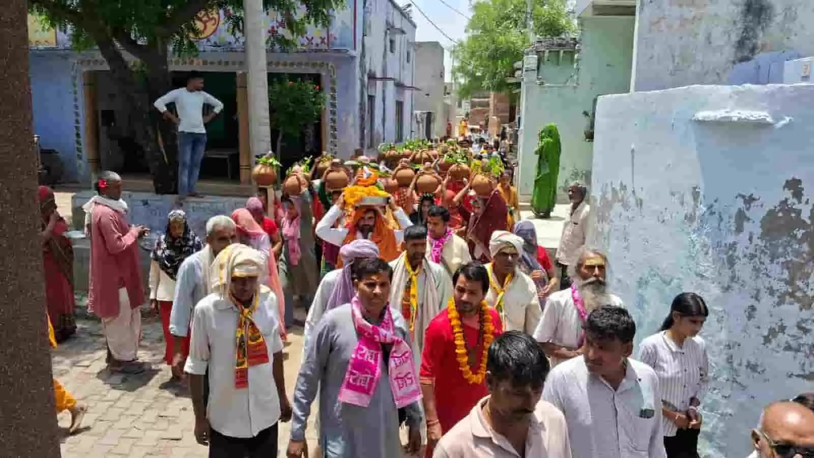 डीग के अऊ में कलश यात्रा के साथ श्रीमद्भागवत कथा का शुभारंभ | Shrimad ...