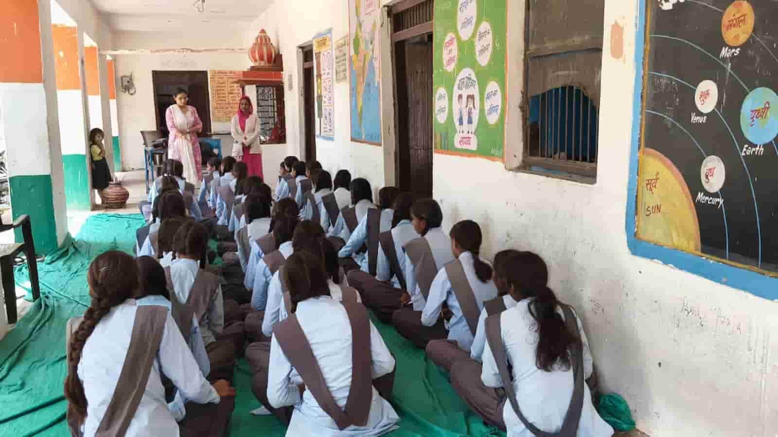 बाल विवाह रोकथाम: खेमपुर के स्कूलों में जागरूकता एवं संवाद कार्यक्रम ...