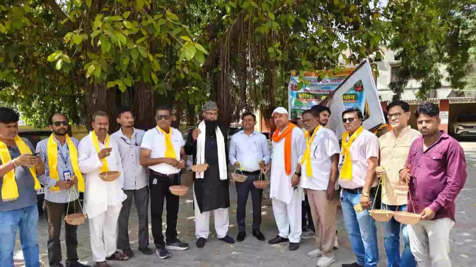 गंगापुर सिटी: मानव सेवा संस्थान ने वितरित किए 1000 परिंडे | Gangapur ...