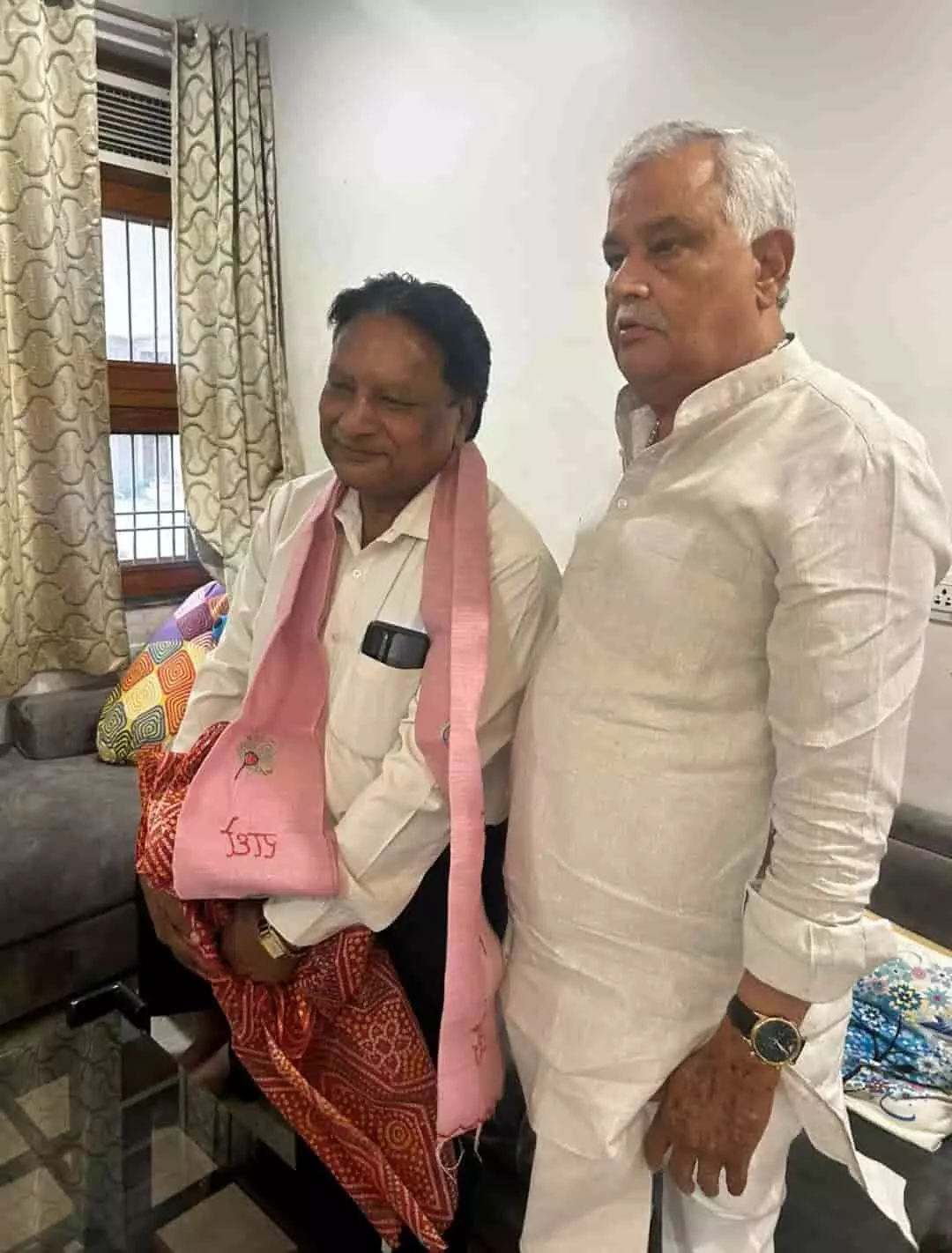 किरोड़ी लाल मीणा ने किया अशोक गर्ग का सम्मान, अग्रवाल समाज में खुशी ...