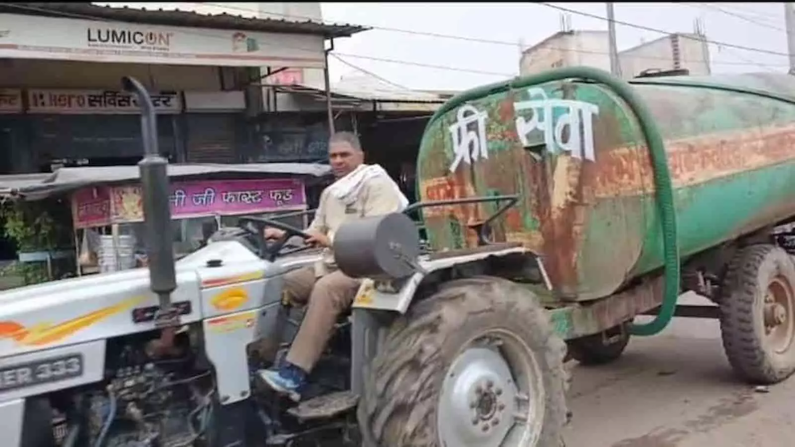 ब्रज चौरासी कोस परिक्रमा: डीग में विज्जो पहलवान ने श्रद्धालुओं के लिए ...
