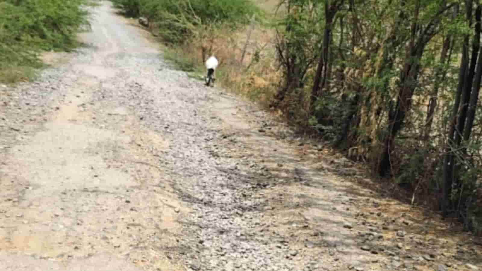 63 लाख की स्वीकृति के बाद भी अधूरी सड़क, खुटवाड़ा-चोरीवाड़ा मार्ग पर ...