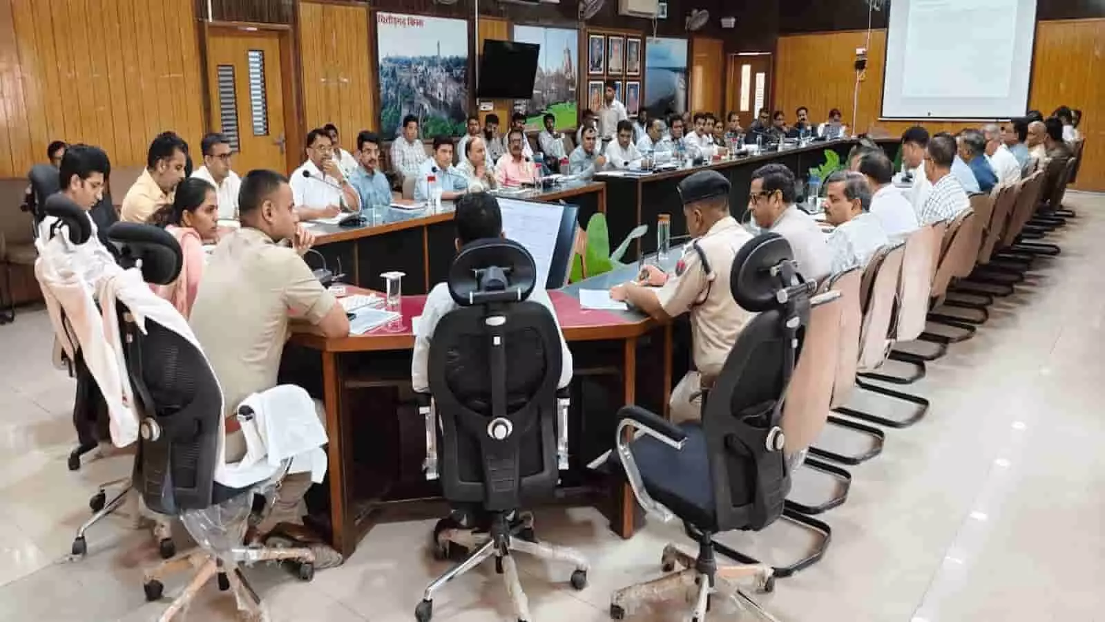 संपर्क पोर्टल पर लापरवाही बर्दाश्त नहीं: चित्तौड़गढ़ जिला कलक्टर ने ...