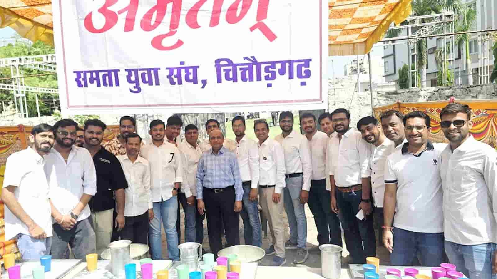 भीषण गर्मी में राहत की पहल: समता युवा संघ ने 700 लीटर छाछ का वितरण कर ...