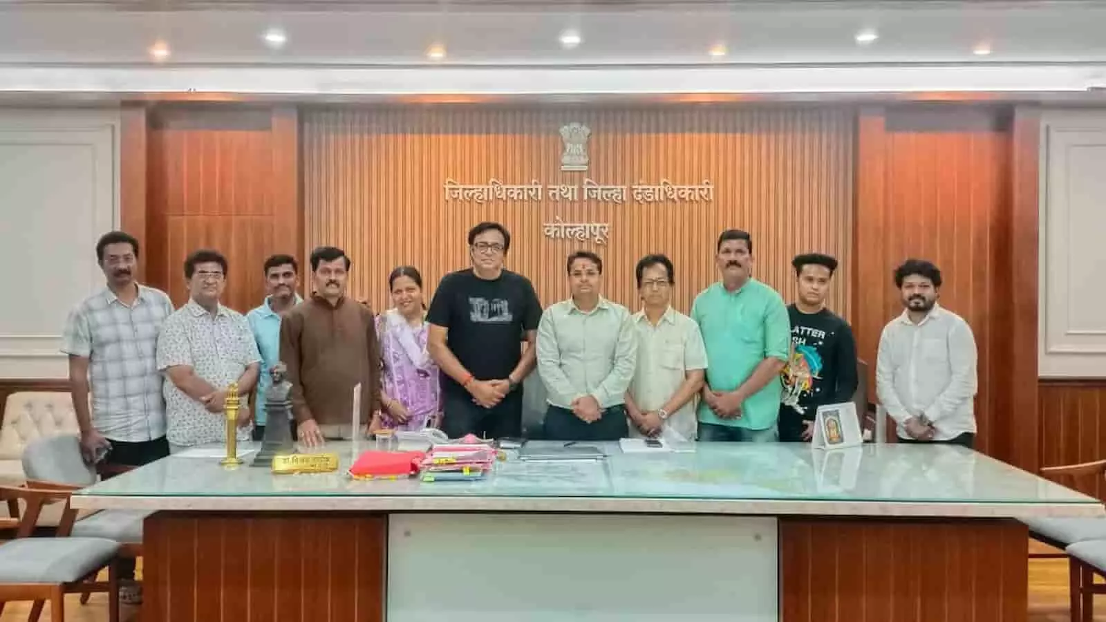 कोल्हापुर: शाहू स्मारक भवन की भाडेवाढी के खिलाफ कलाकरों और सामाजिक ...