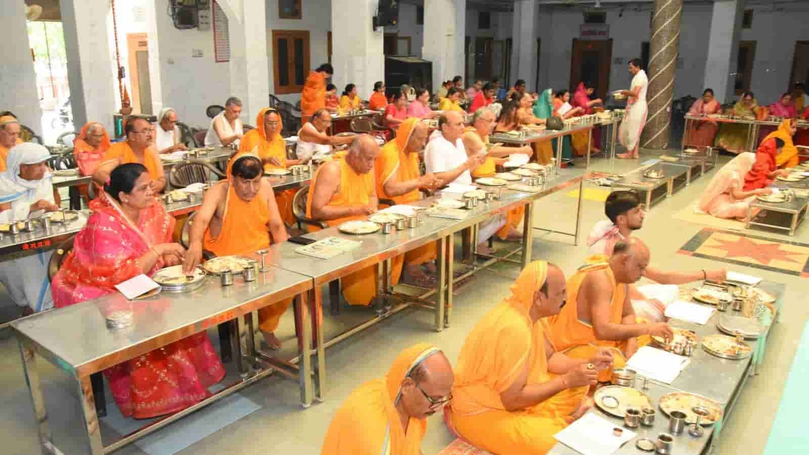 कोटा के महावीर दिगंबर जैन मंदिर में गूंजे भक्तामर के स्वर, श्रुत पंचमी ...