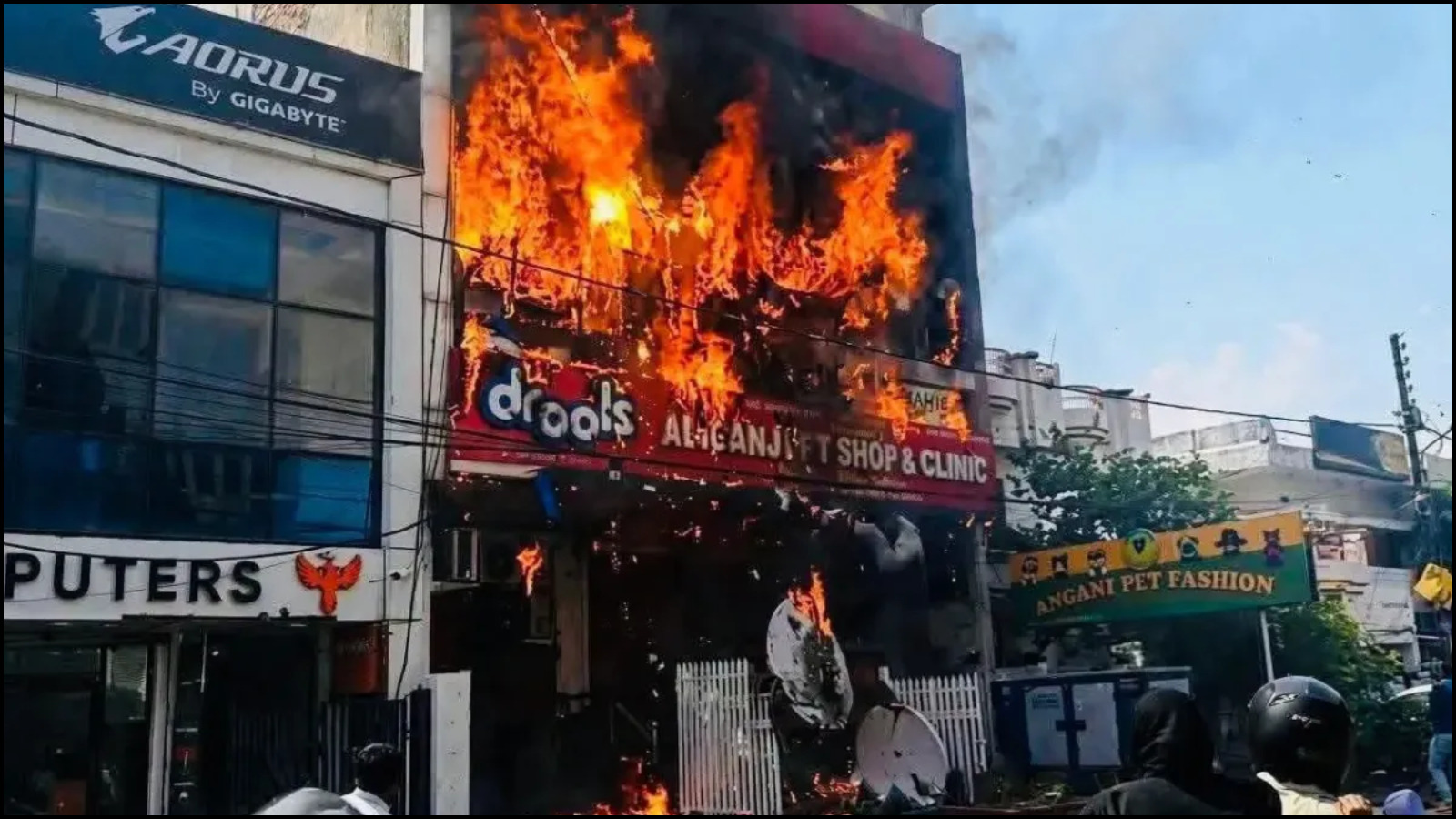लखनऊ कोचिंग सेंटर अग्निकांड; जानें क्या है अब तक की पूरी अपडेट ...